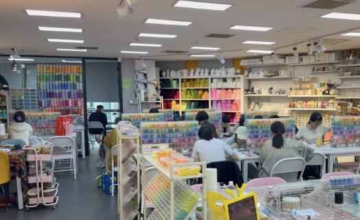 中国人民大学新闻网 - [新华网]Economic Watch: Why young Chinese are paying for the ...